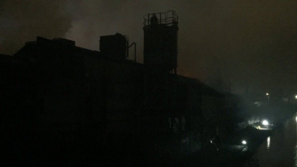 Derelict Smethwick factory damaged by fire - BBC News