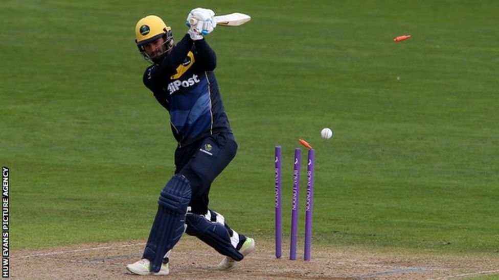 Jeremy Lawlor: Glamorgan release all-rounder - BBC Sport