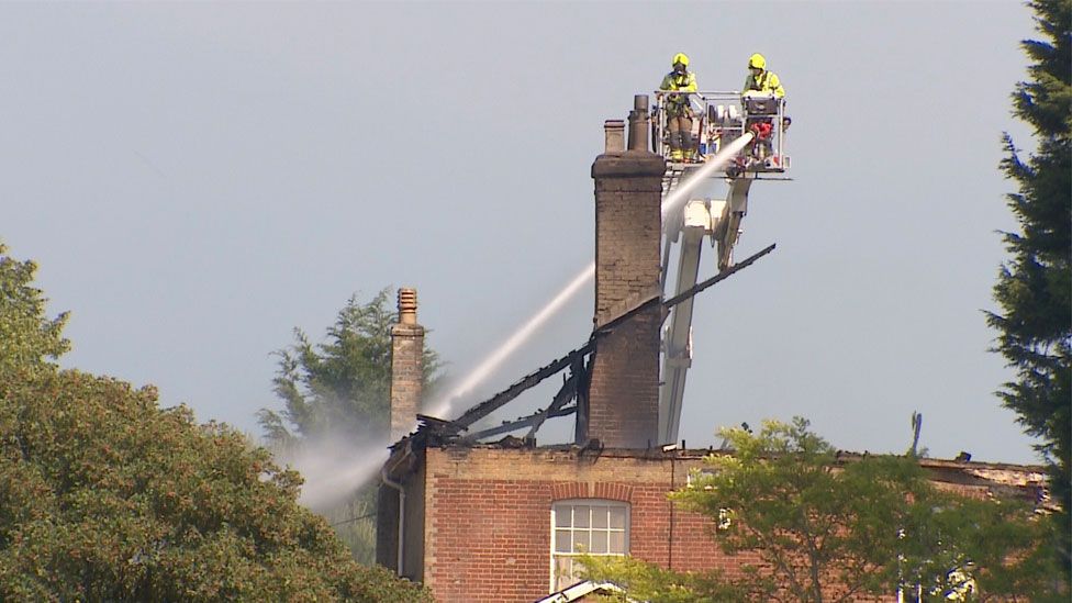 Earl Stonham house fire closes part of the A140 - BBC News