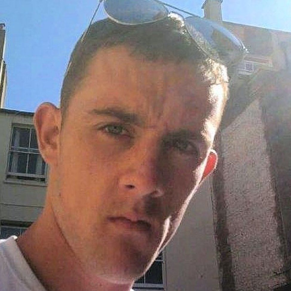 St Leonards flat plunge: Daniel Dawson identified as victim - BBC News