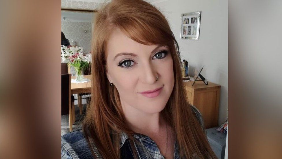 Botox 'left Northumberland woman unable to open eye for 16 weeks' - BBC ...