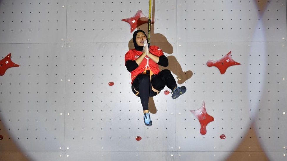 French Female Free Climber Dies at Shawn Keim blog