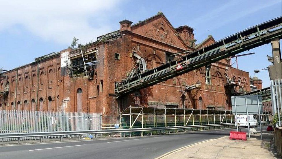 New plans to save 'at risk' landmark Grimsby Ice Factory - BBC News