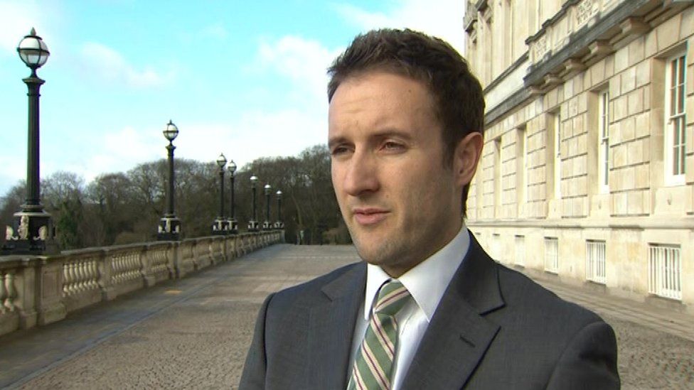 Reaction to formation of Loyalist Community Council - BBC News