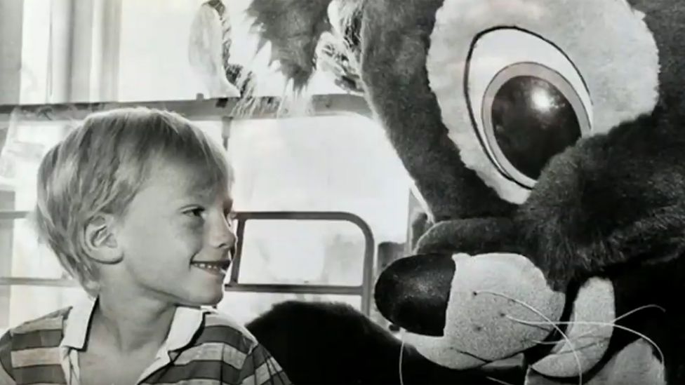 Infected blood scandal: £100k first payments to be made this week - BBC ...