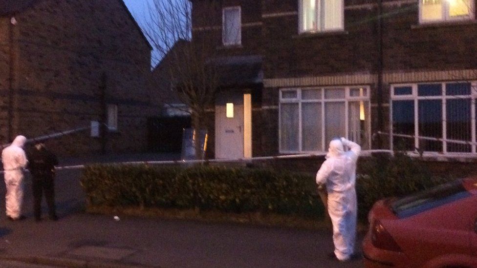 Anita Downey murder: Police given more time to question suspect - BBC News