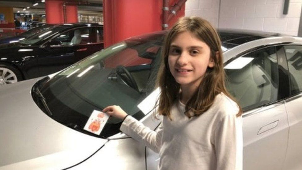 Chorley girl, 9, hands treats to 'awesome' emergency staff - BBC News
