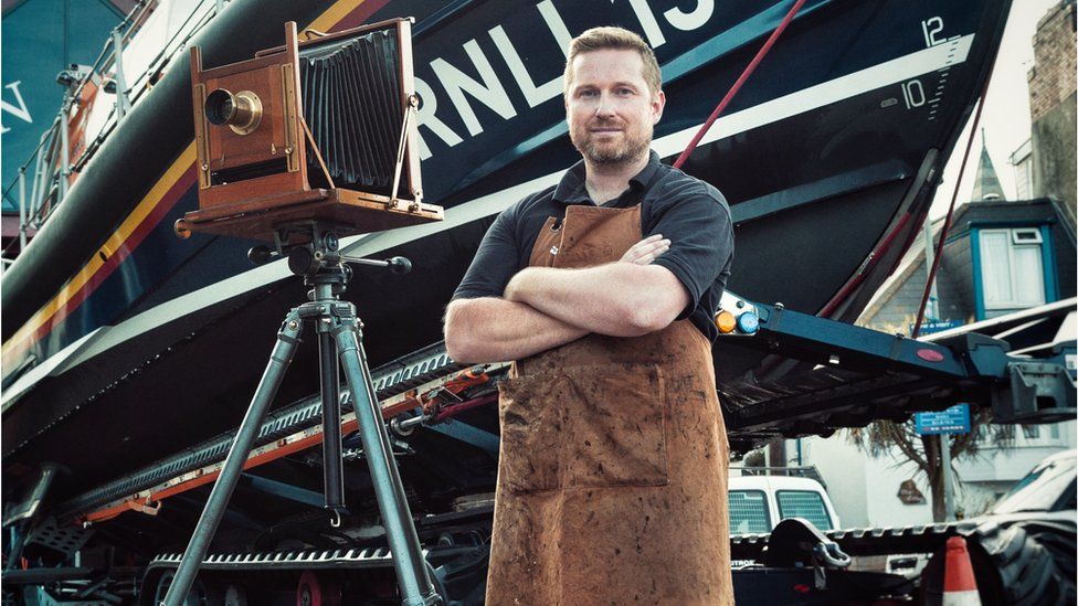 RNLI lifeboat photographer Jack Lowe's 19th Century method - BBC News