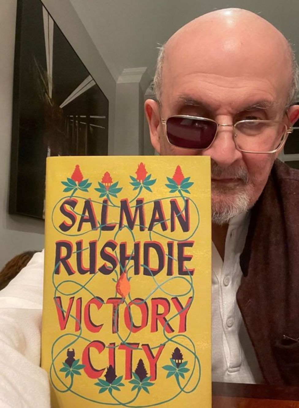 Sir Salman Rushdie speaks for the first time about 'colossal attack ...