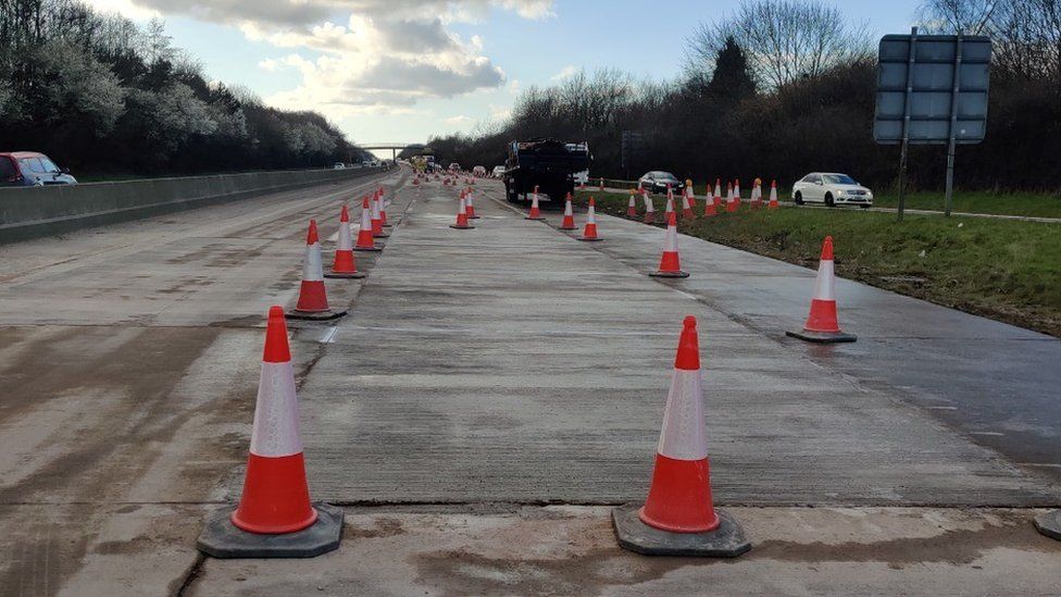Final closures for M54 concrete repairs - BBC News