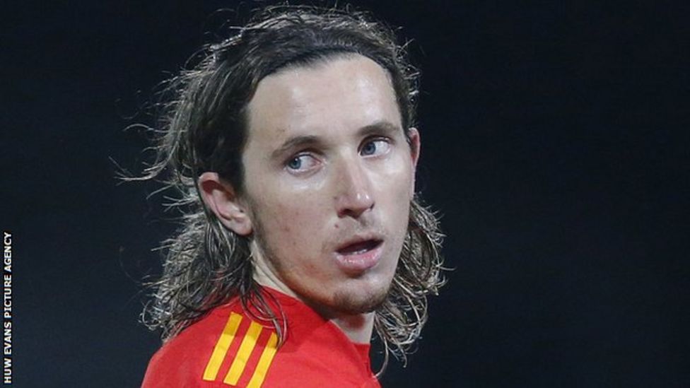 Nicky Maynard: Newport County sign Mansfield Town striker on loan - BBC ...