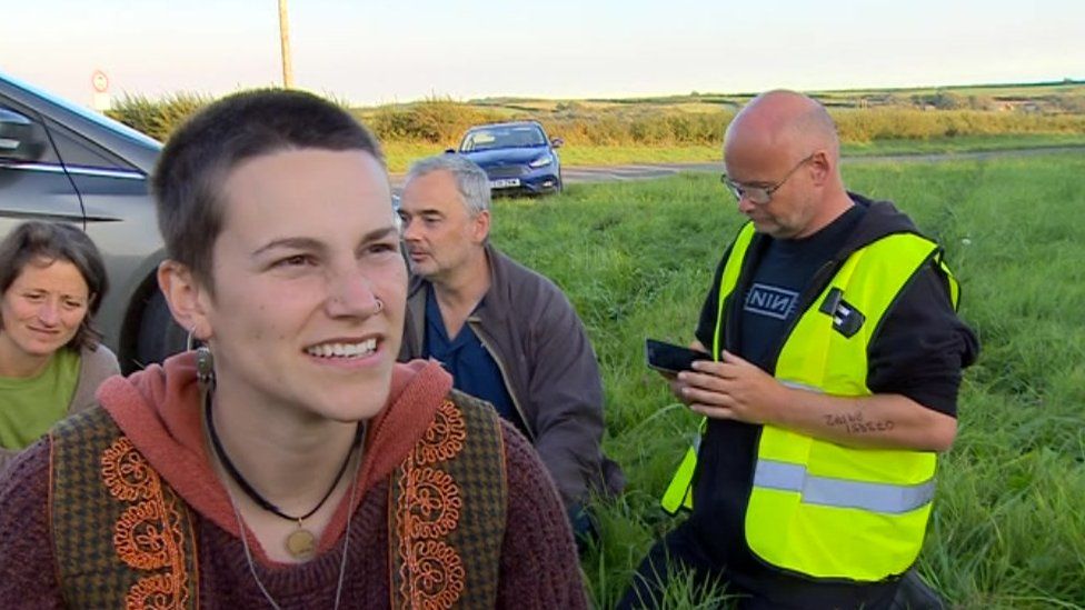 Eco warrior Swampy fined for Valero oil refinery protest - BBC News