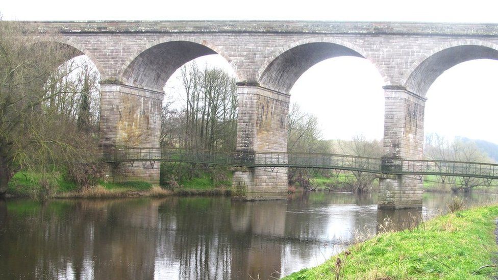 'Suspended' footbridge over River Teviot set for safety overhaul - BBC News