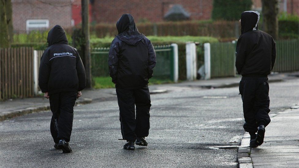 Scottish justice system 'punishes poorer people' - BBC News