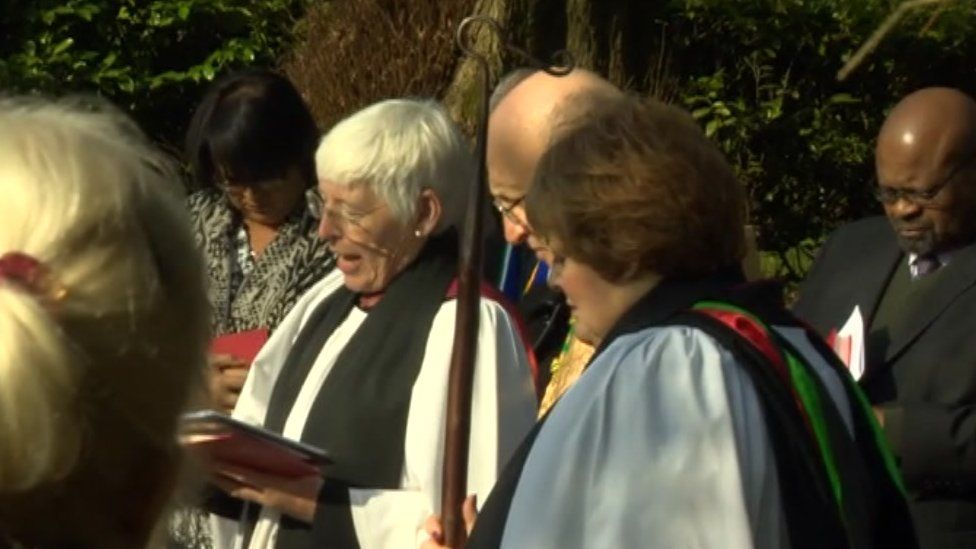 SS Mendi tragedy commemorated in Sussex 100 years on - BBC News