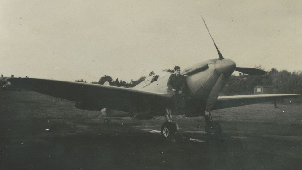 Scot's secret mission Spitfire found in Norwegian peat bog - BBC News