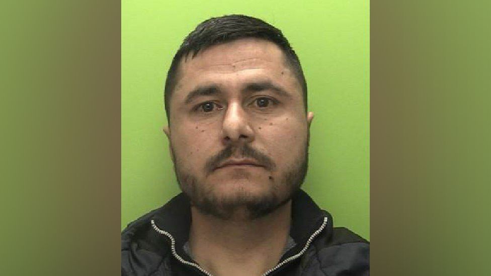 People-smuggling: Fourth member of gang jailed - BBC News