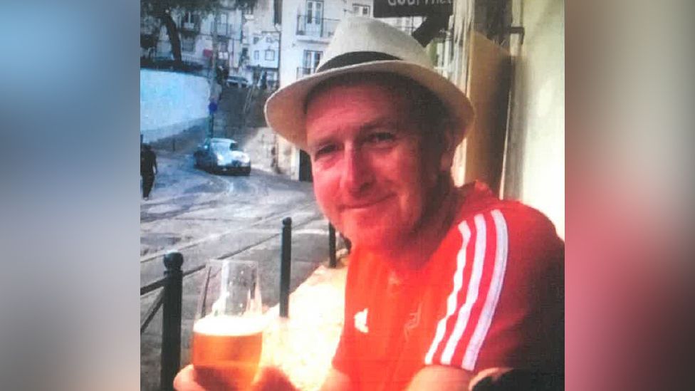 Gary Dean trial: Man 'murdered over land feud' - BBC News