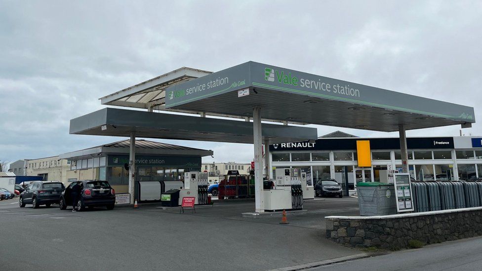 Vale Service Station burglary sees £750 reward offer - BBC News