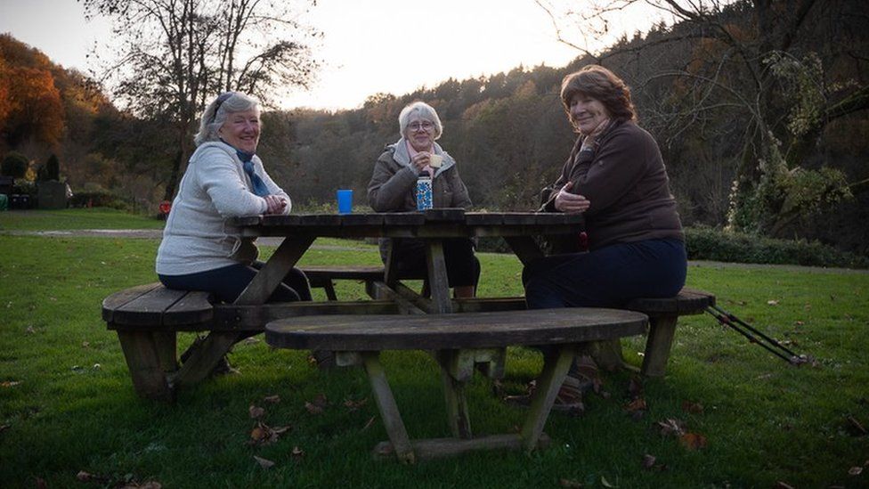 Half in, half out: Lockdown on the Anglo-Welsh border - BBC News