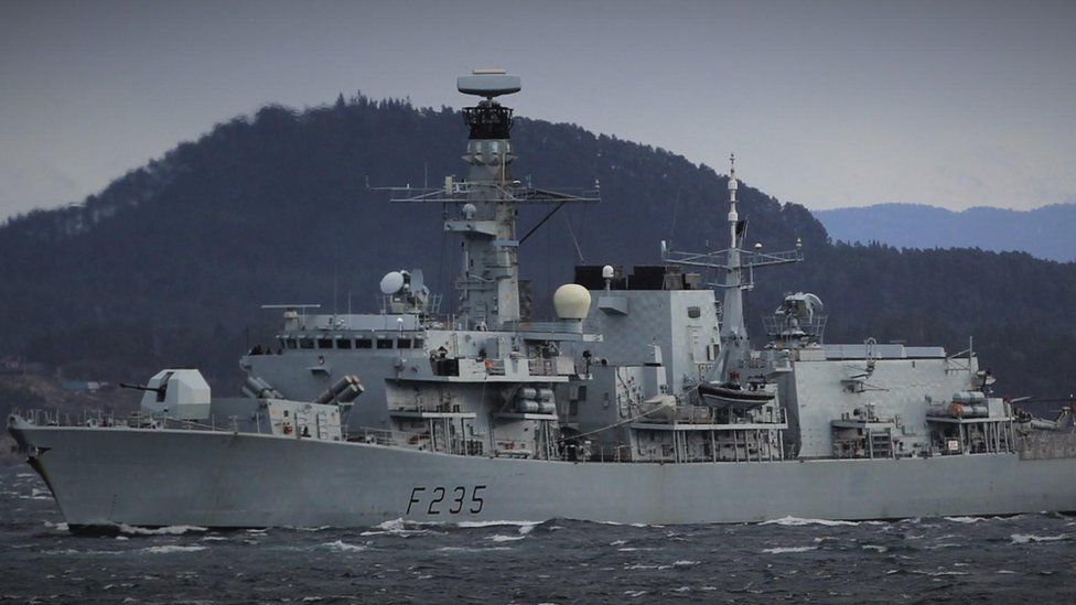 HMS Monmouth crew exercise right to march through town - BBC News