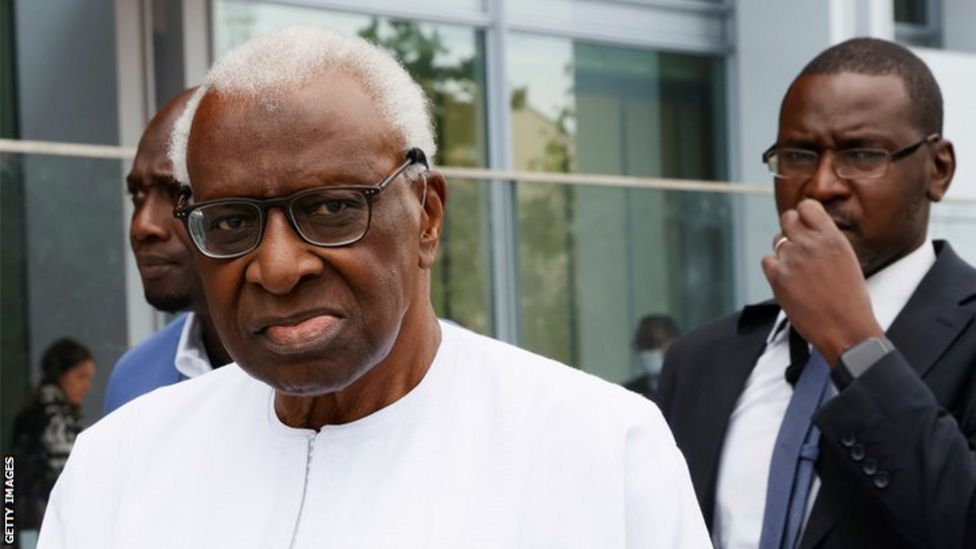 Lamine Diack: Disgraced athletics boss dies in Senegal - BBC Sport