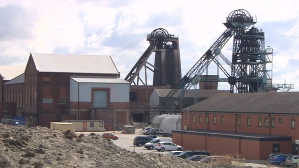 Ceremony at Hatfield Colliery marks the 'end of mining' - BBC News