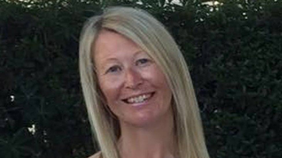 Darren McKie 'laughed on school run after killing wife' - BBC News