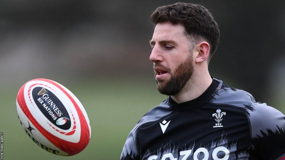 Harri Doel: Ospreys sign wing to cover for injured Alex Cuthbert - BBC ...