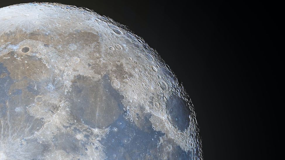 In pictures: Ideal conditions for Hunter's Moon over Devon - BBC News