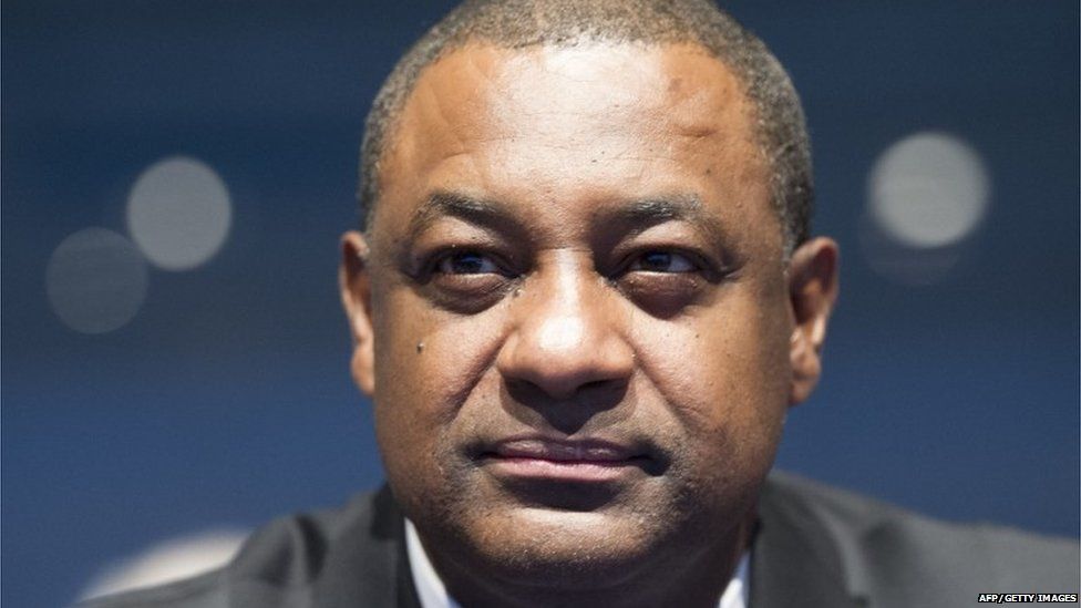 Fifa corruption: Jeffrey Webb pleads not guilty in US - BBC News