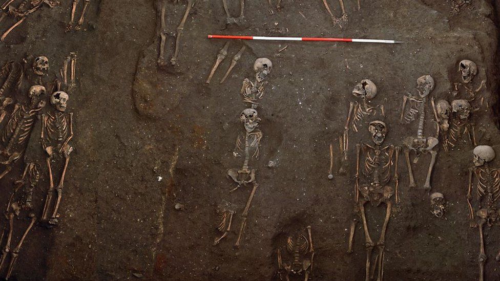 Medieval Cambridge skeletons reveal injuries to manual labourers - BBC News