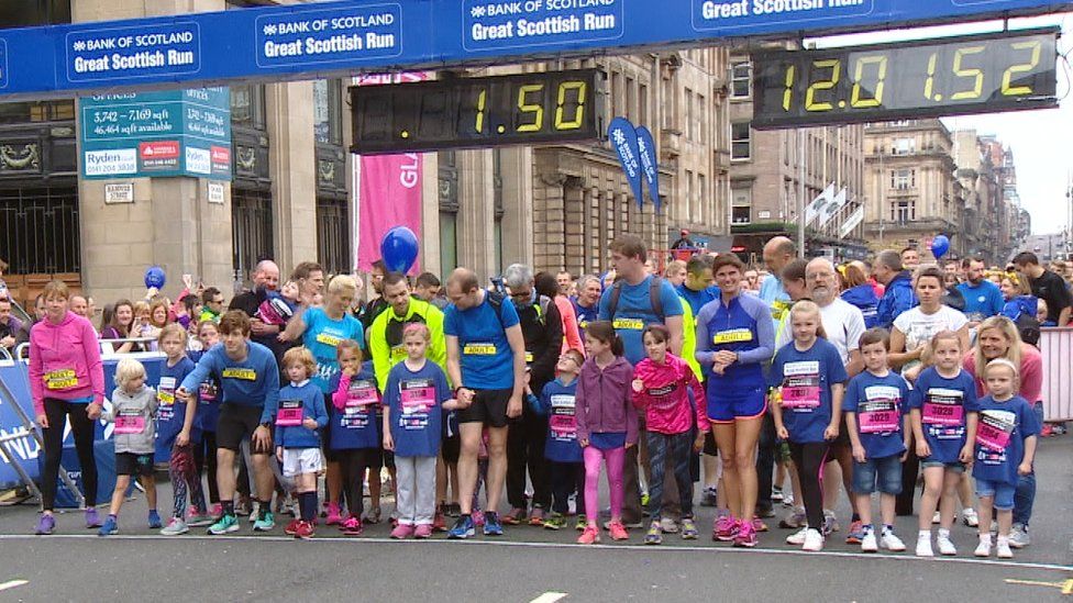 Children and adults start Great Scottish Run weekend in Glasgow - BBC News