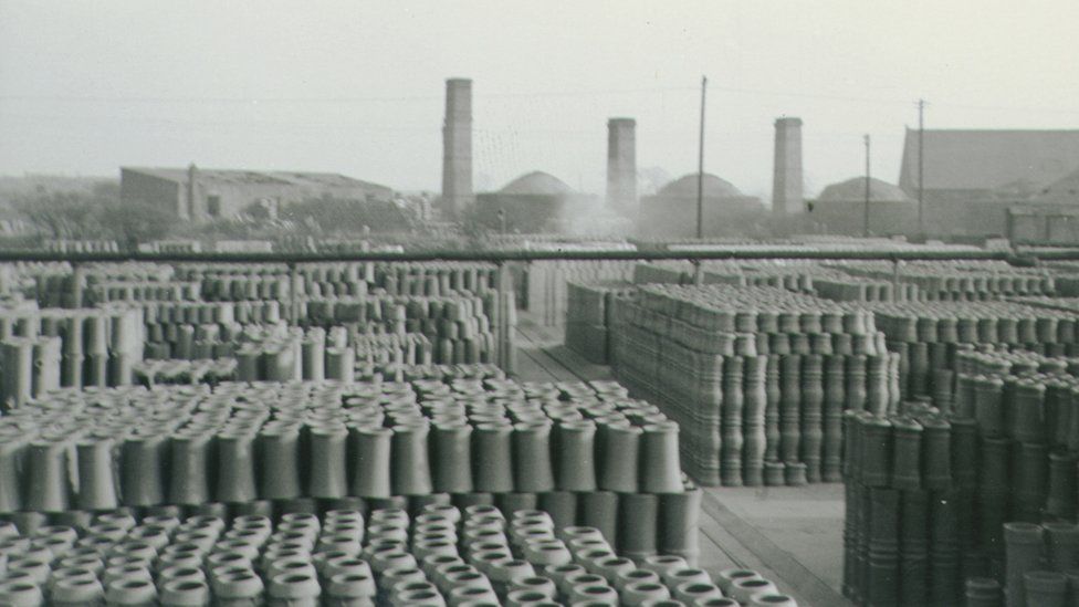 Measham clayware makers Red Bank celebrate 100 years - BBC News