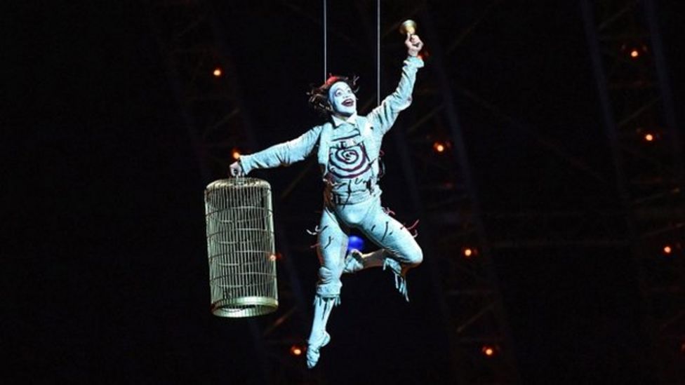 'Circademics' get serious about circus - BBC News