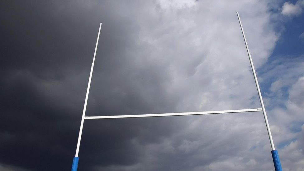 Caerleon junior rugby referee almost quit over threats - BBC News