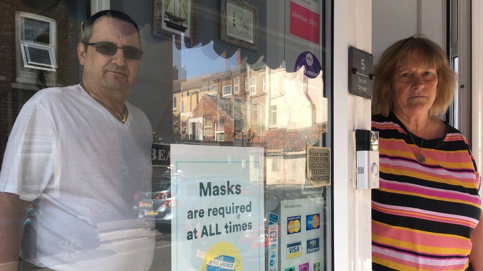 Bridlington 'cautiously' welcomes lockdown lifting - BBC News