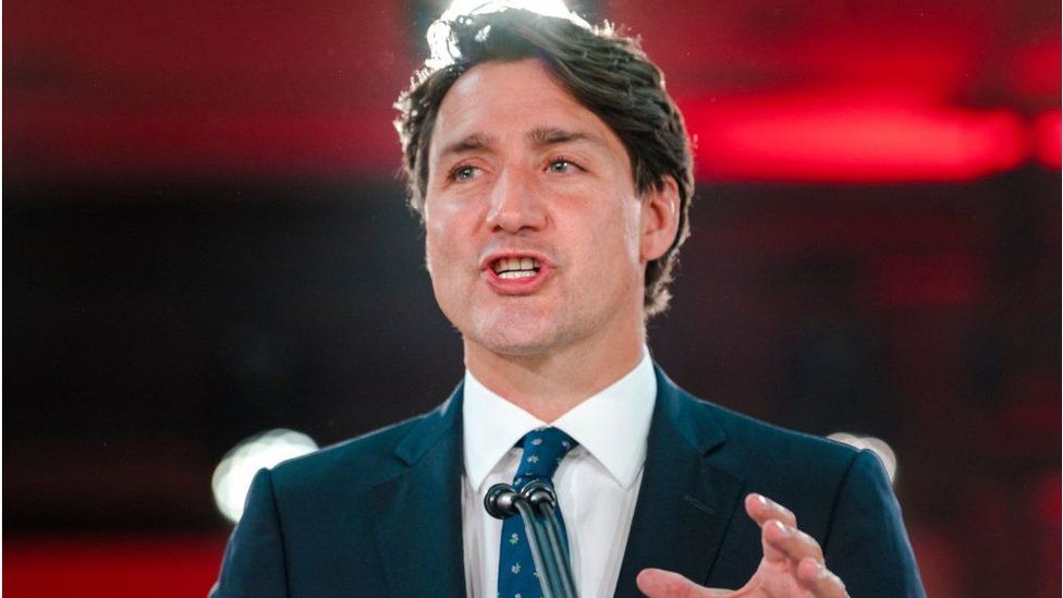 Trudeau visits First Nation to apologise after holiday snub - BBC News