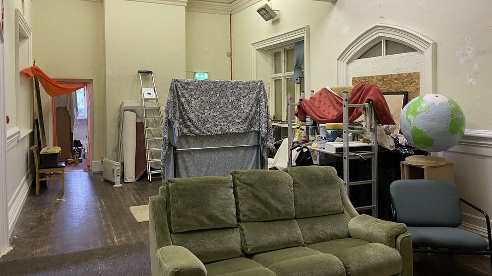 Somerset men's group takeover Victorian railway station - BBC News