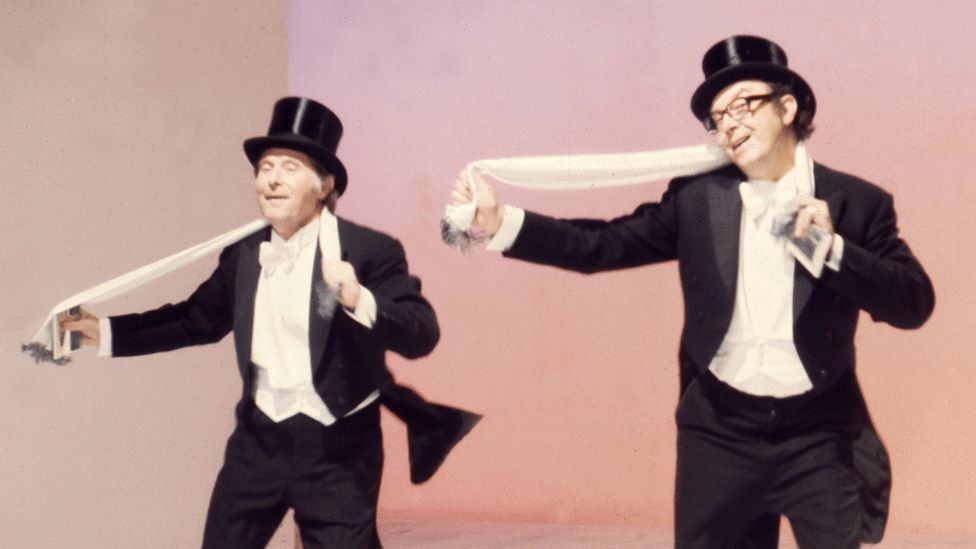Morecambe and Wise choreographer Ernest Maxin dies - BBC News