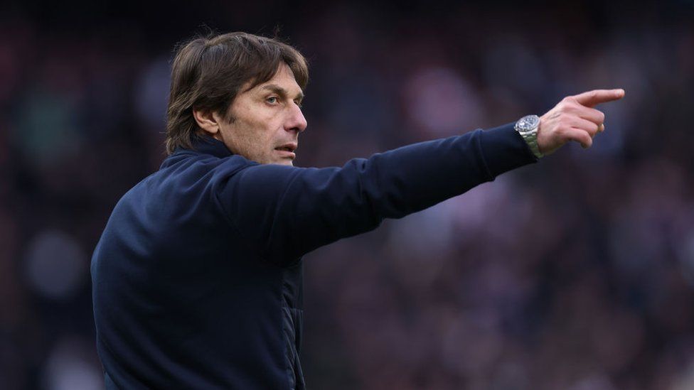 Antonio Conte: Spurs manager leaves club after 16 months - BBC Newsround