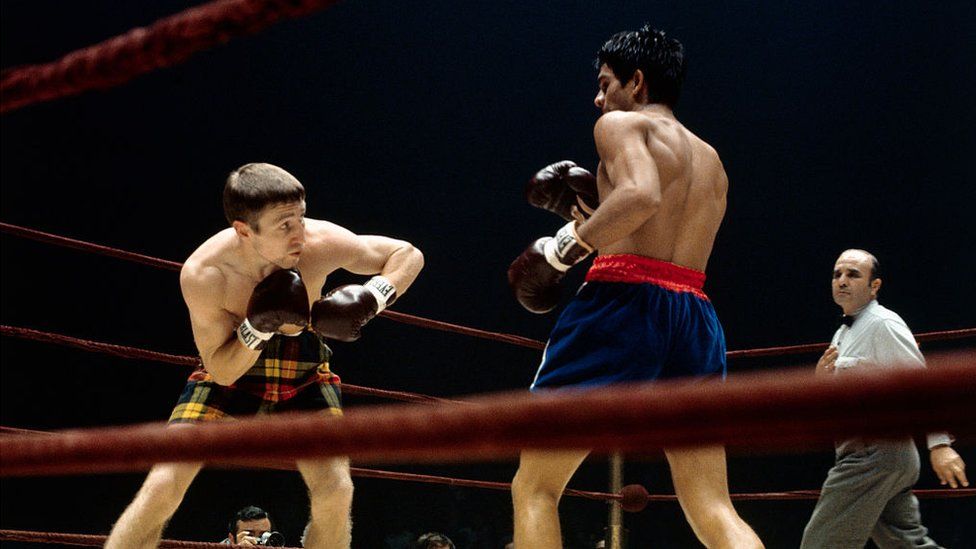 Ken Buchanan: Fans and mourners in final tribute to boxing legend - BBC ...