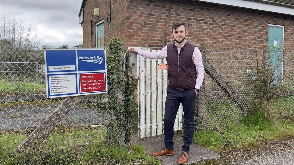 Chard Parkway Station plans progress after study agreed - BBC News