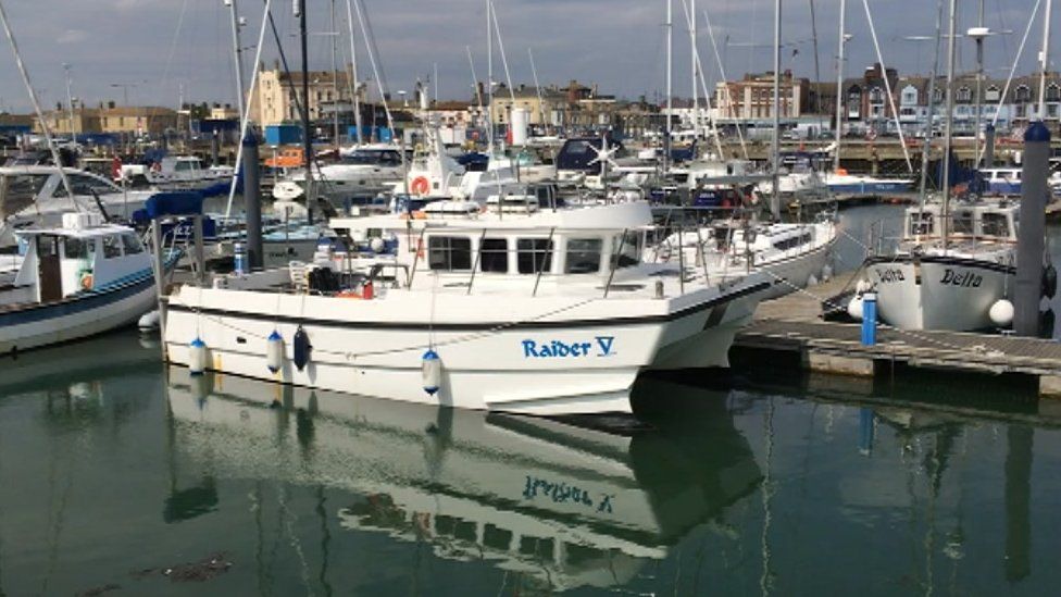 Pakefield cliff fall woman 'was under influence of alcohol' - BBC News