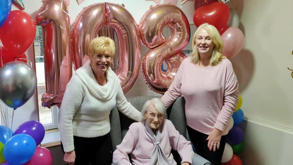 Lancashire's oldest woman says getting to 108 is quite easy - BBC News