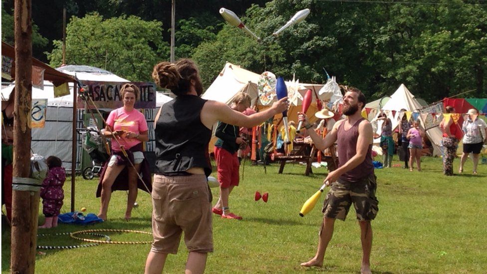 In pictures: Eden Festival on the Raehills Estate - BBC News