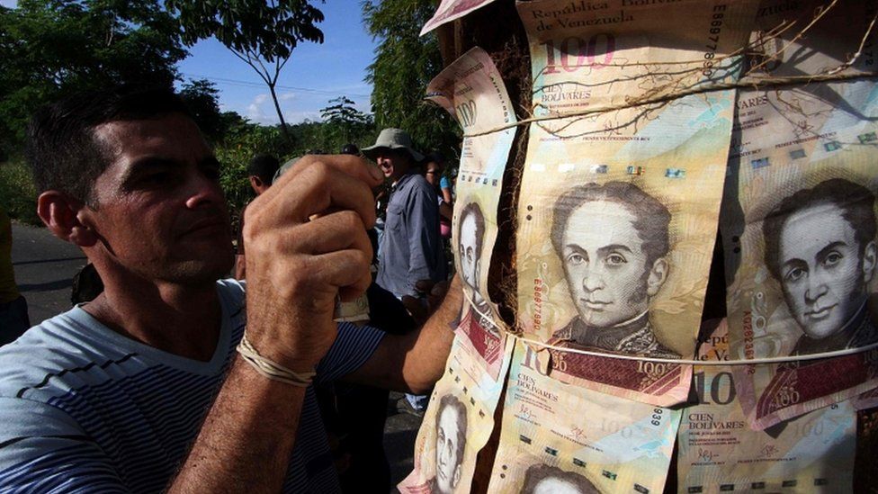 Venezuela: President Maduro extends money swap deadline - BBC News