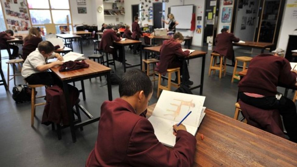 School population rises by 121,000 - BBC News