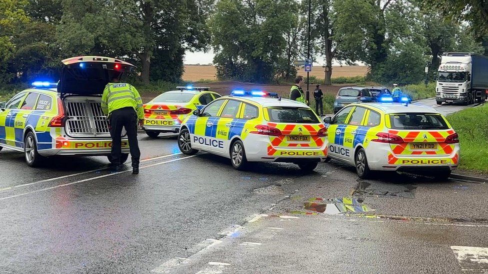 Hickleton crash: Pedestrian hit by articulated lorry dies - BBC News