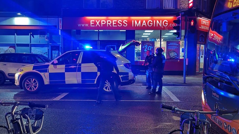 Man treated for knife wounds after Cardiff city centre incident - BBC News